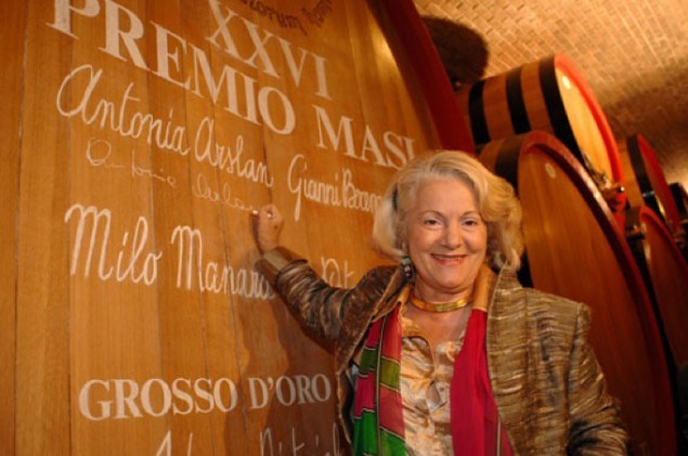 “Coraggio e destino delle donne armene”. Ne parla la scrittrice Antonia ...