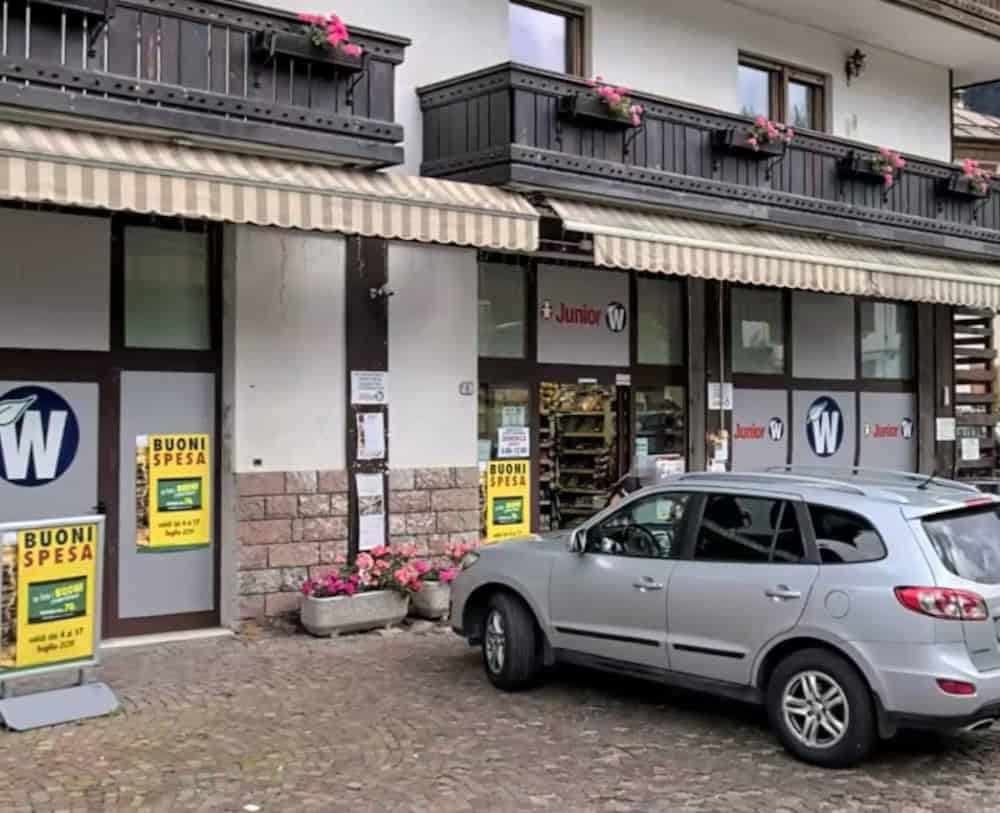 Chiude il negozio di Caviola: «Perdiamo un altro punto di riferimento ...